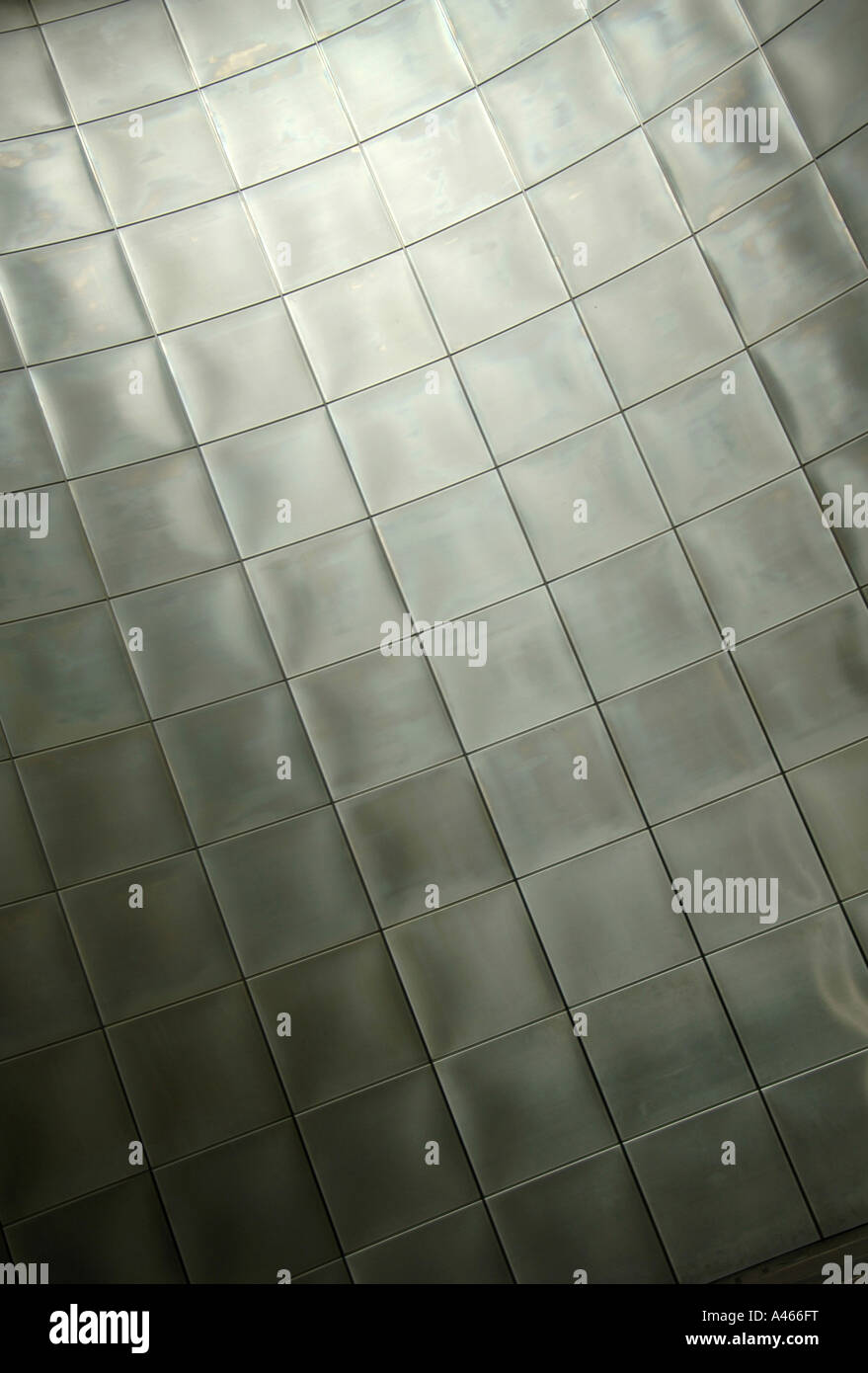 Reflective steel wall hi-res stock photography and images - Alamy