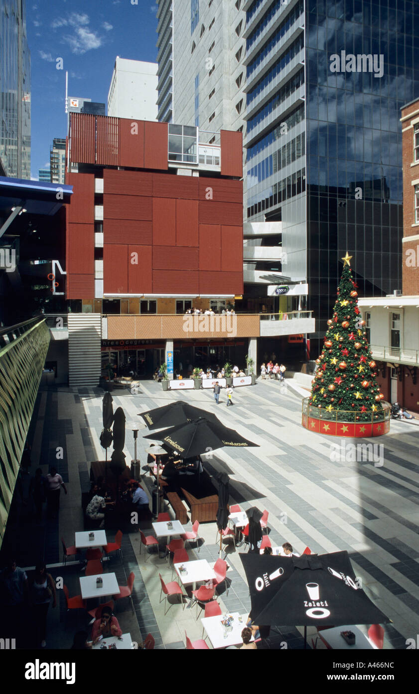 Town square mall hi-res stock photography and images - Alamy