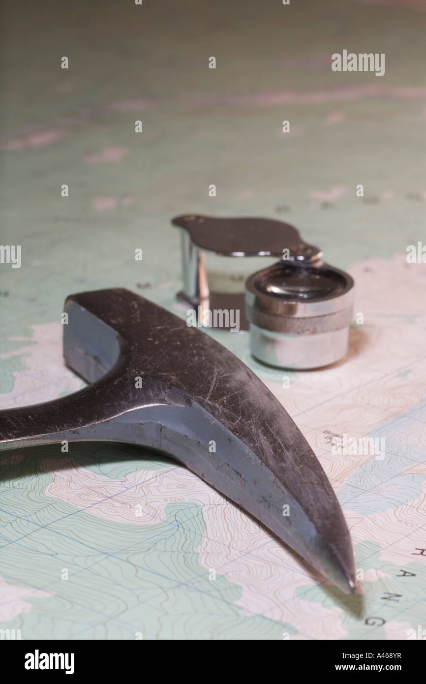 Geologists hammer hi-res stock photography and images - Alamy