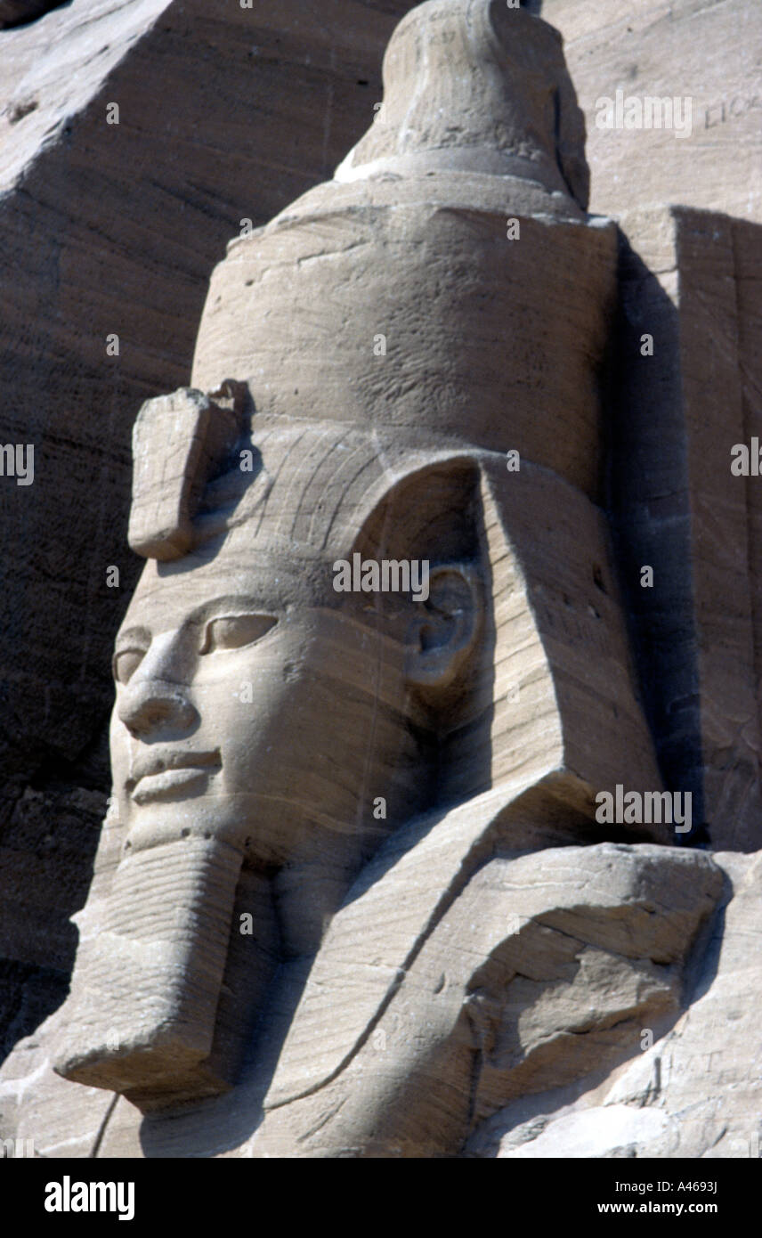 Ramesses ii statue v hi-res stock photography and images - Alamy