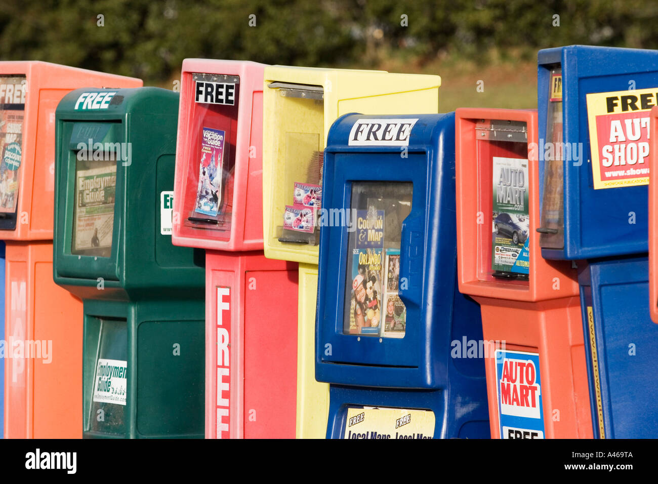 Various colorful magazines hi-res stock photography and images - Alamy
