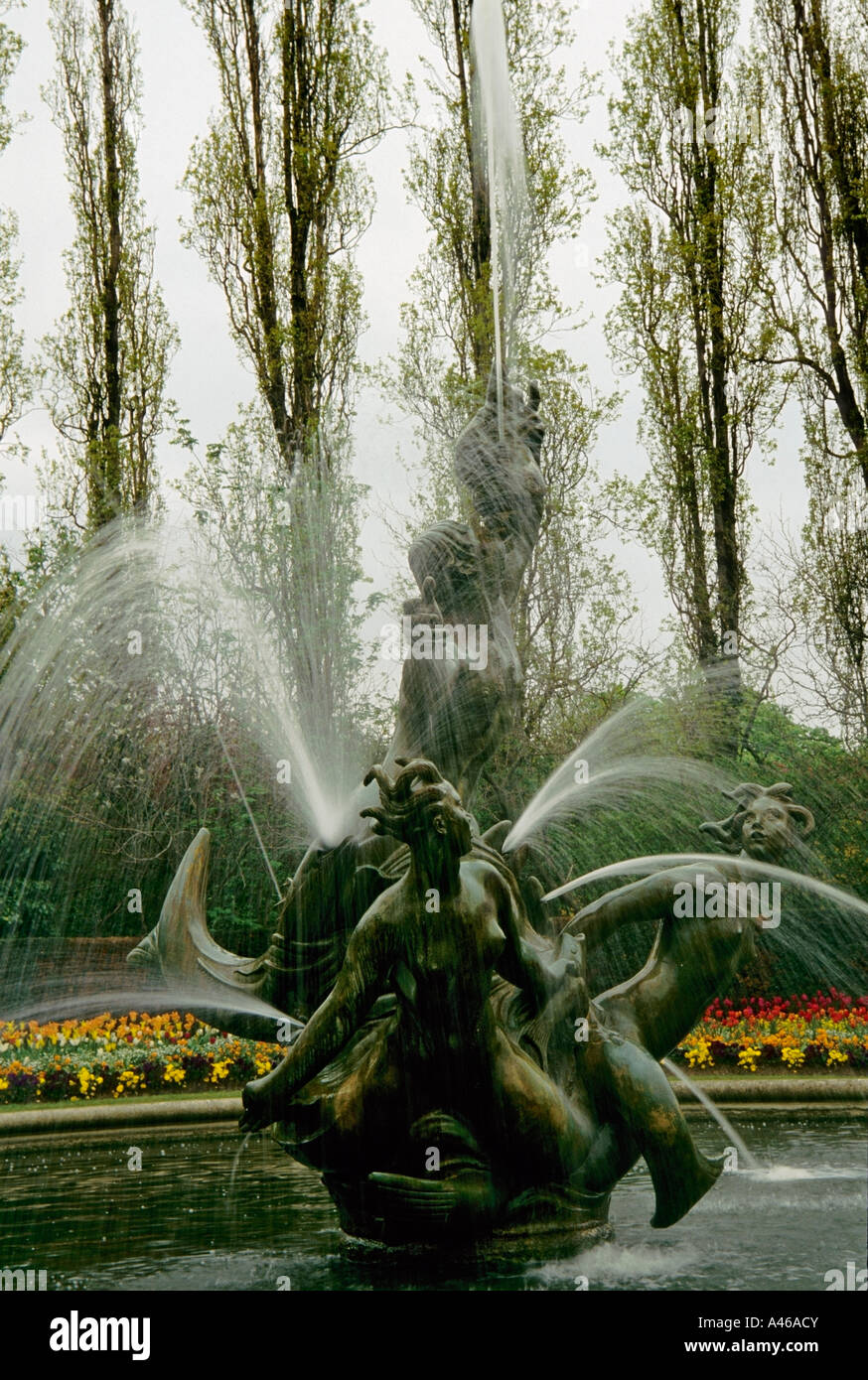 The Mermaid Fountain, Regents Park, London Stock Photo - Alamy