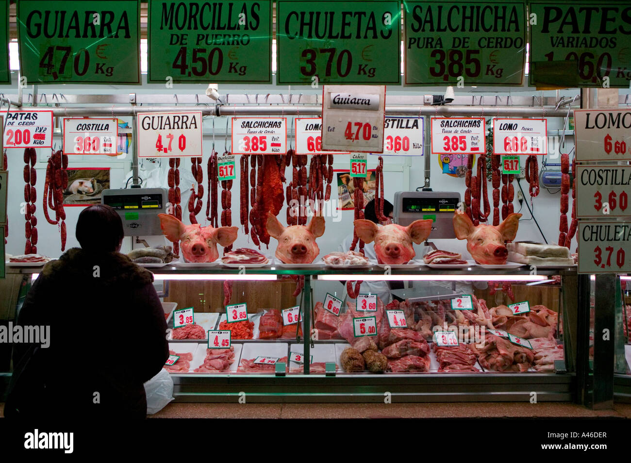 Butchers counter hi-res stock photography and images - Alamy