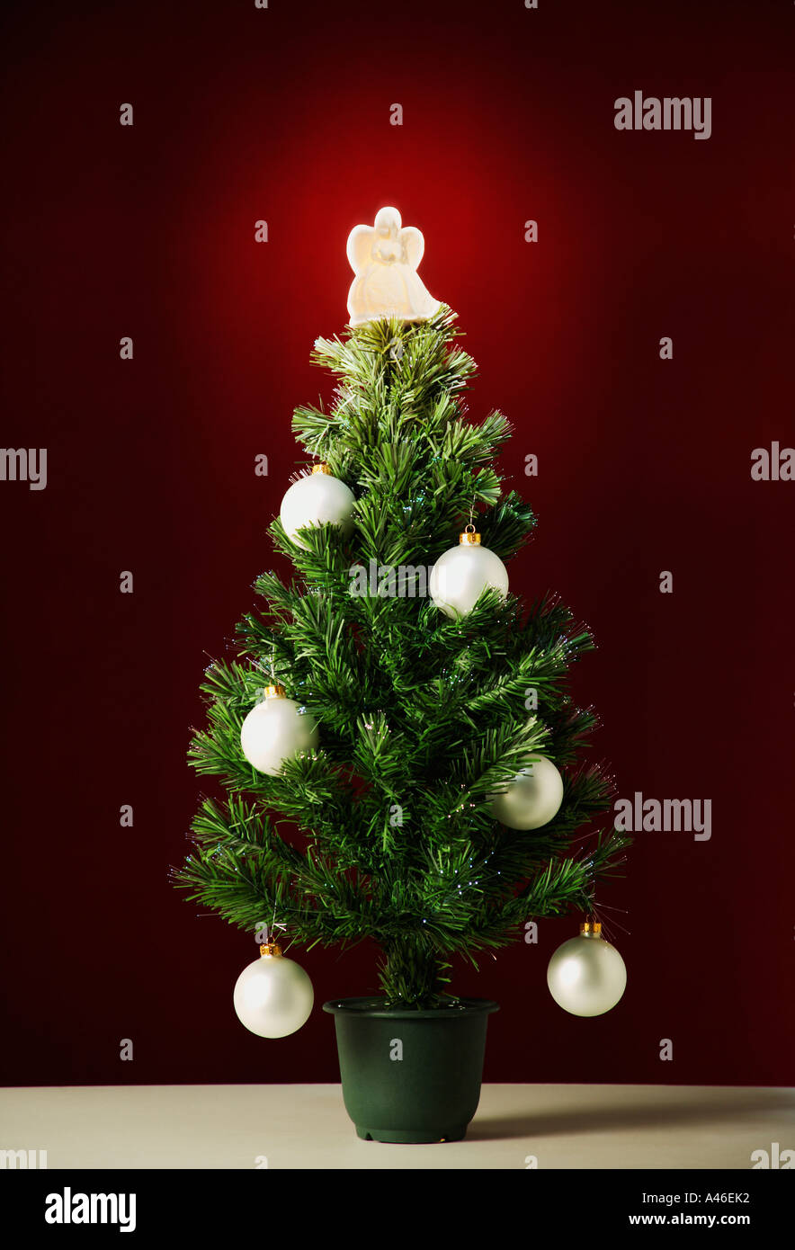 Small christmas tree decoration hi-res stock photography and images - Alamy