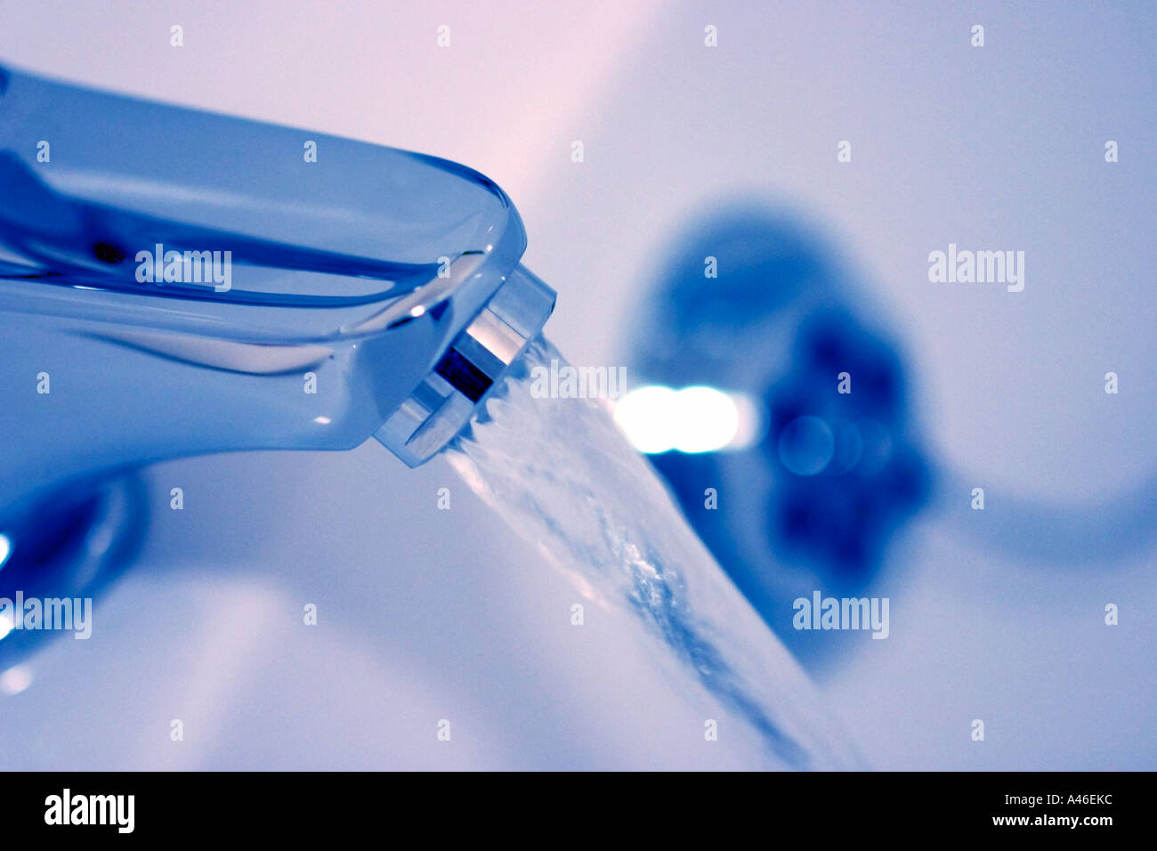 Overflow bath hi-res stock photography and images - Alamy
