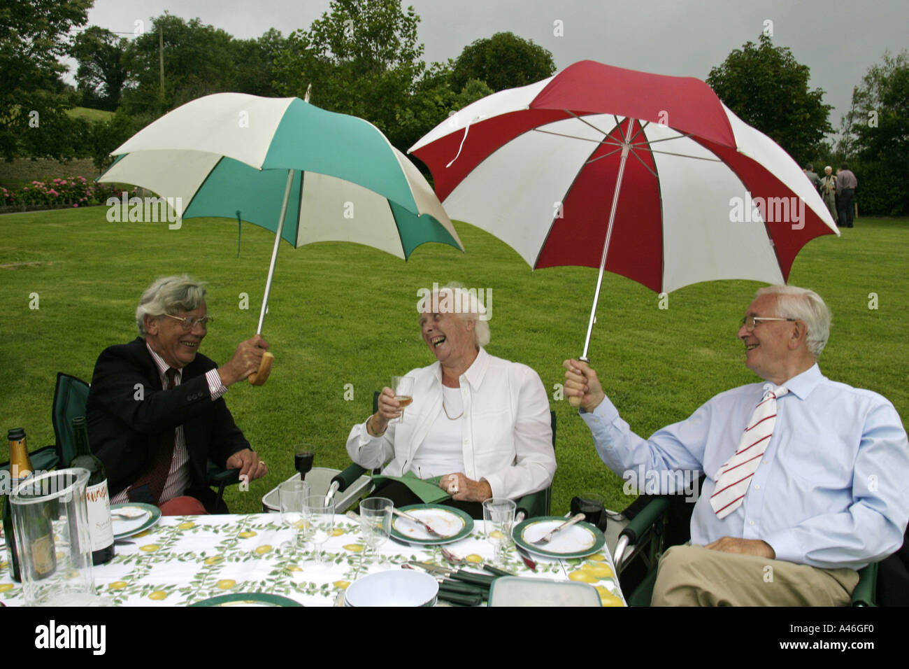 Picnic rain hi-res stock photography and images - Alamy