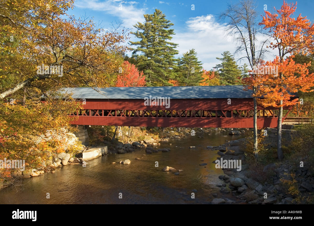 Swift river covered bridge hi-res stock photography and images - Alamy