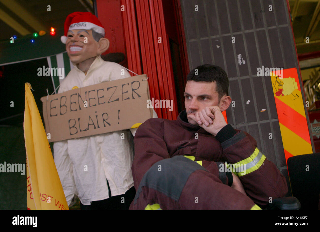 Fire station picket line hi-res stock photography and images - Alamy