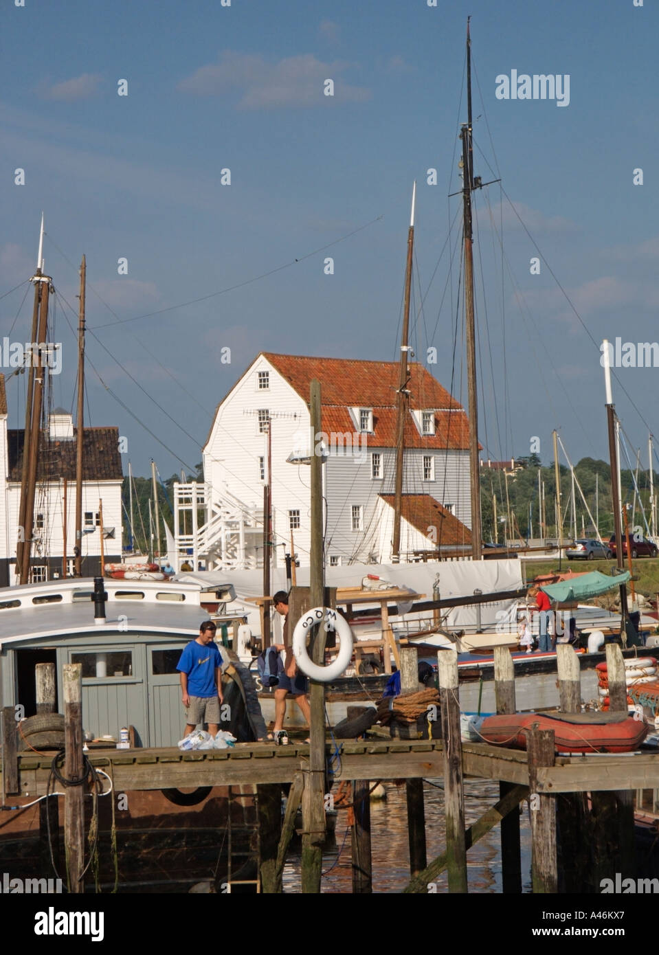 Woodbridge Tide Mill River Deben Suffolk Stock Photo - Alamy