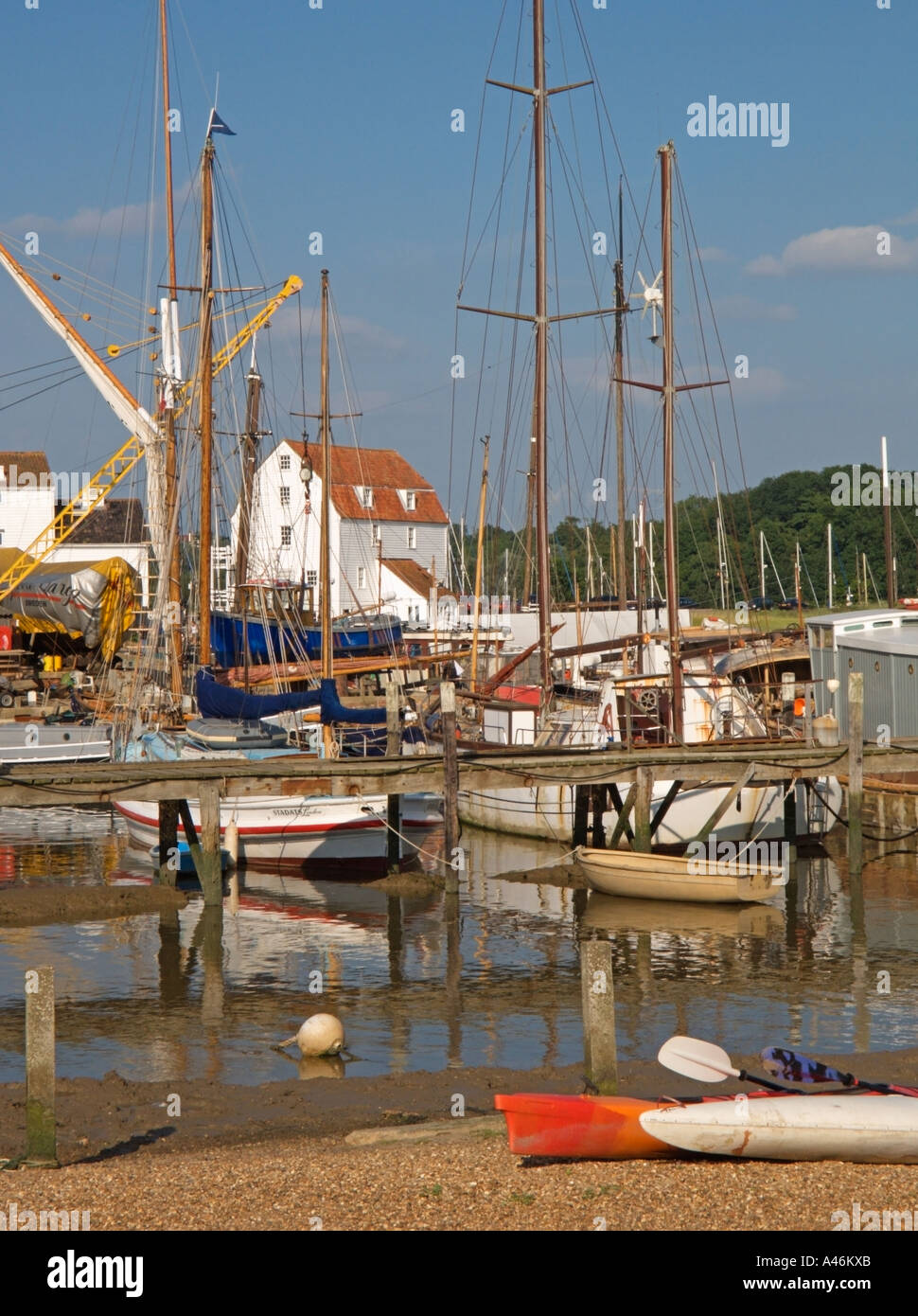 Woodbridge Tide Mill River Deben Suffolk Stock Photo - Alamy