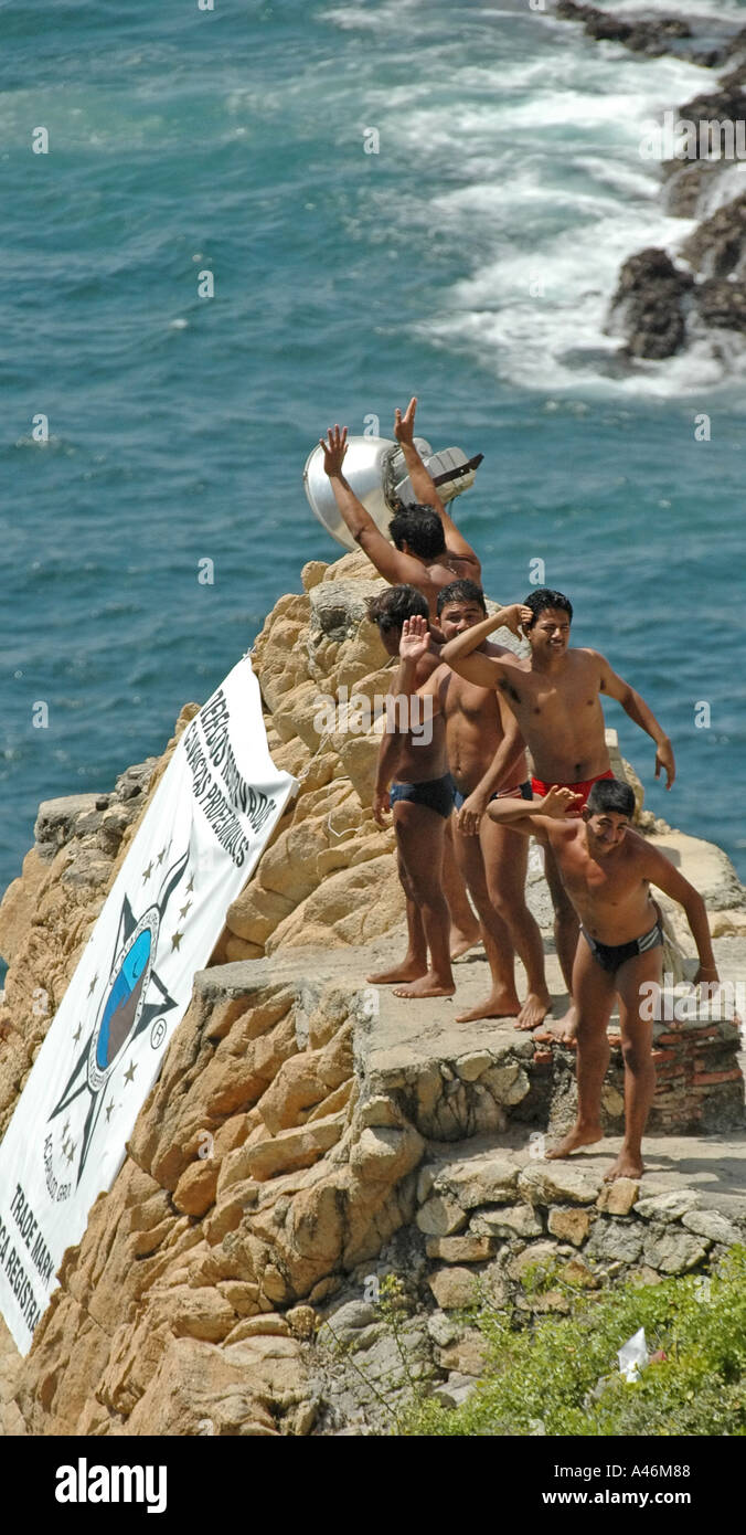 La quebrada acapulco cliff divers hi-res stock photography and images - Alamy