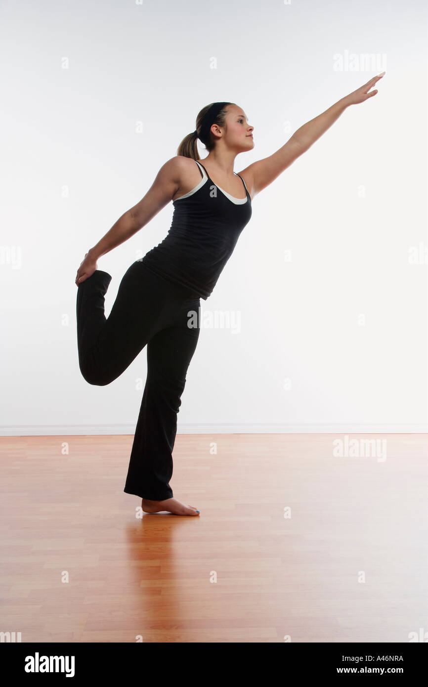 Stretch out female athlete hi-res stock photography and images - Alamy