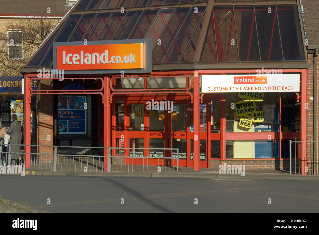 Chelmsford Iceland supermarket premises Stock Photo - Alamy