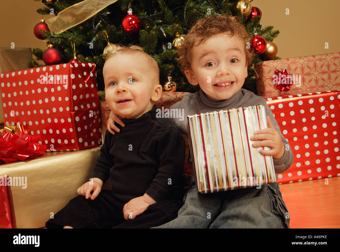 Christmas family portraits hi-res stock photography and images - Alamy