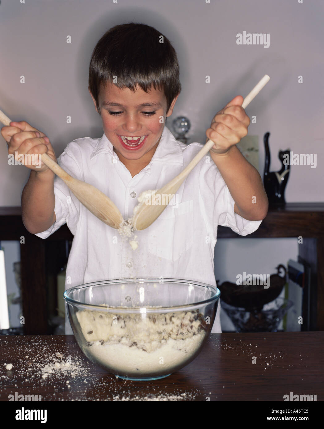 Boy using cutlery hi-res stock photography and images - Alamy