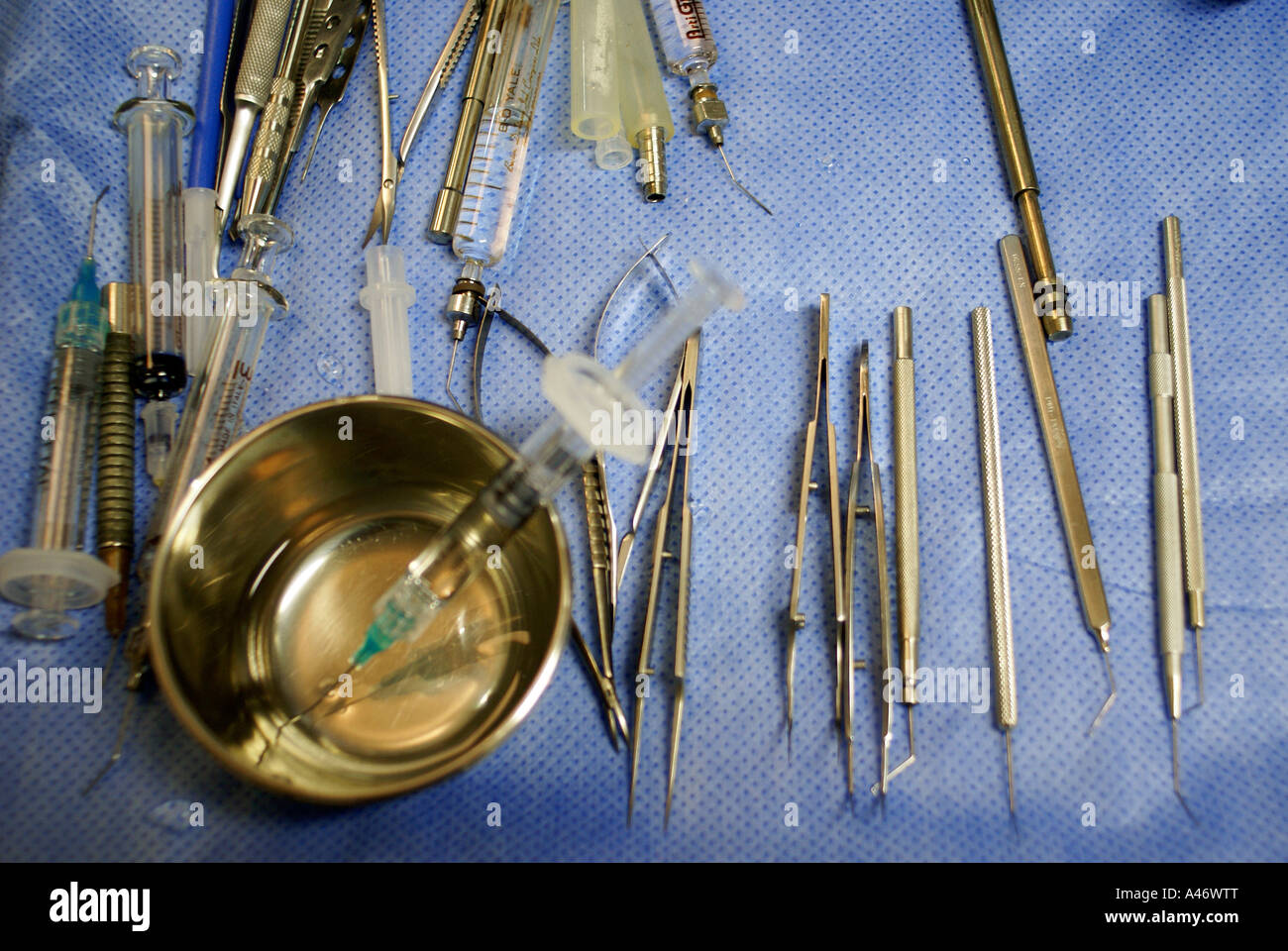 Hospital surgical instruments hi-res stock photography and images - Alamy