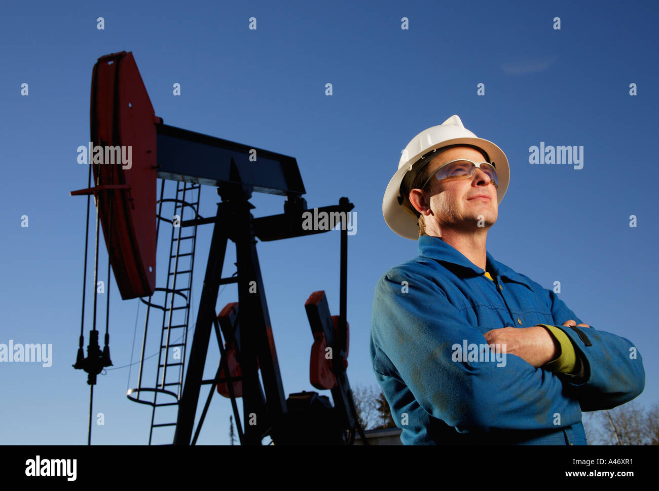 Oil head rig worker hi-res stock photography and images - Alamy