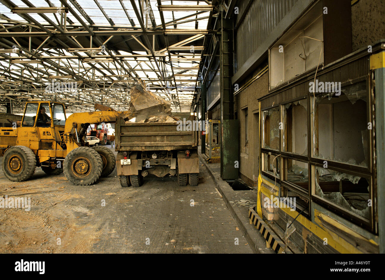 Checkpoint charlie berlin wall 1989 hi-res stock photography and images ...