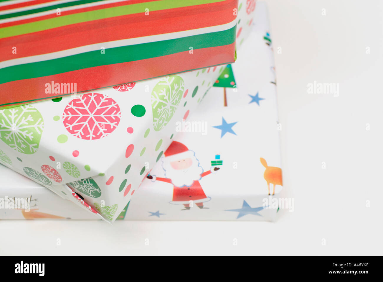Wrapped gifts piled up hi-res stock photography and images - Alamy