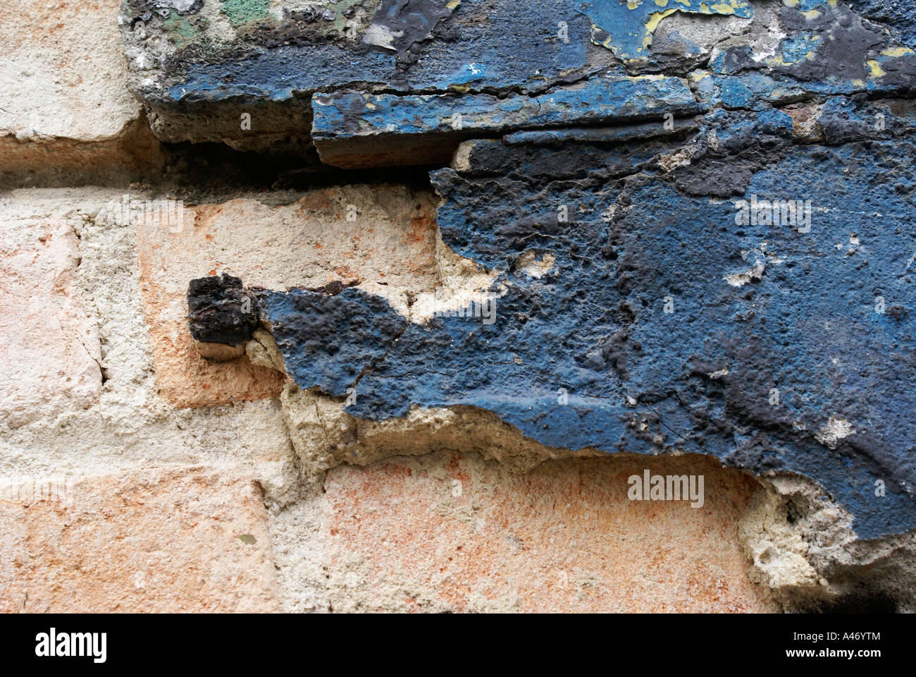 Old rotten brick wall hi-res stock photography and images - Alamy