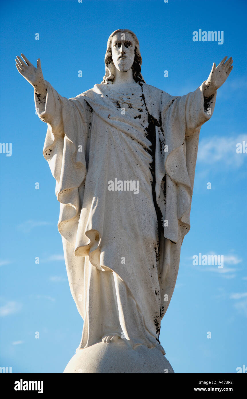 Alone statue hi-res stock photography and images - Alamy