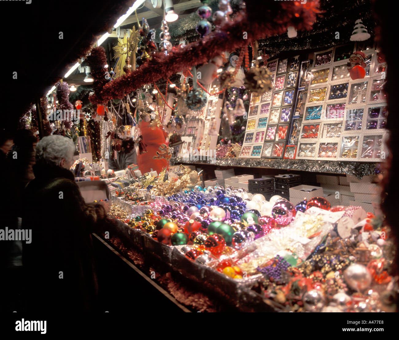 Rathaus night neues rathaus vienna hi-res stock photography and images ...