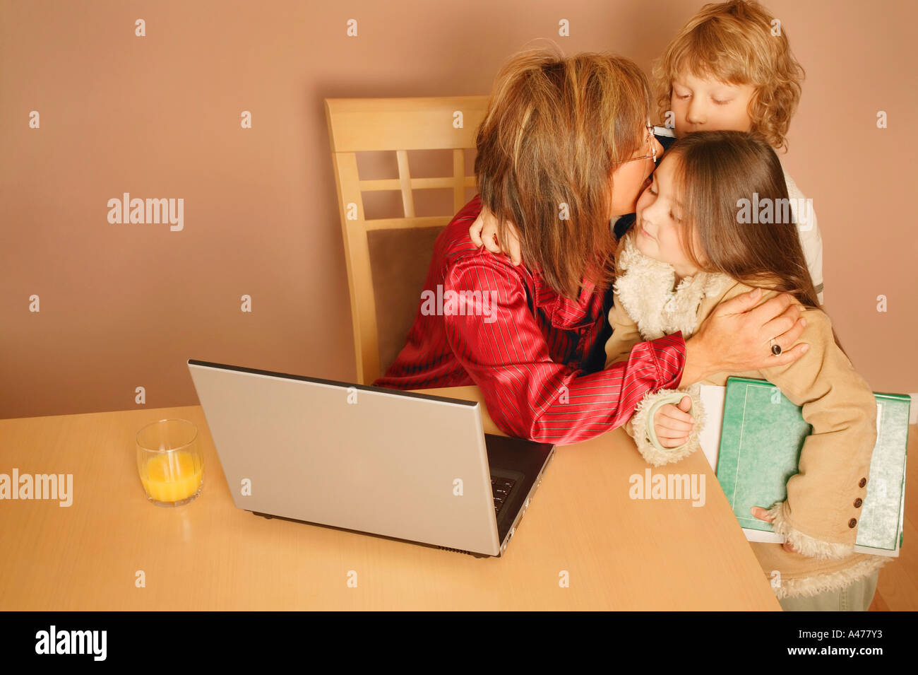 Mum child goodbye hi-res stock photography and images - Alamy