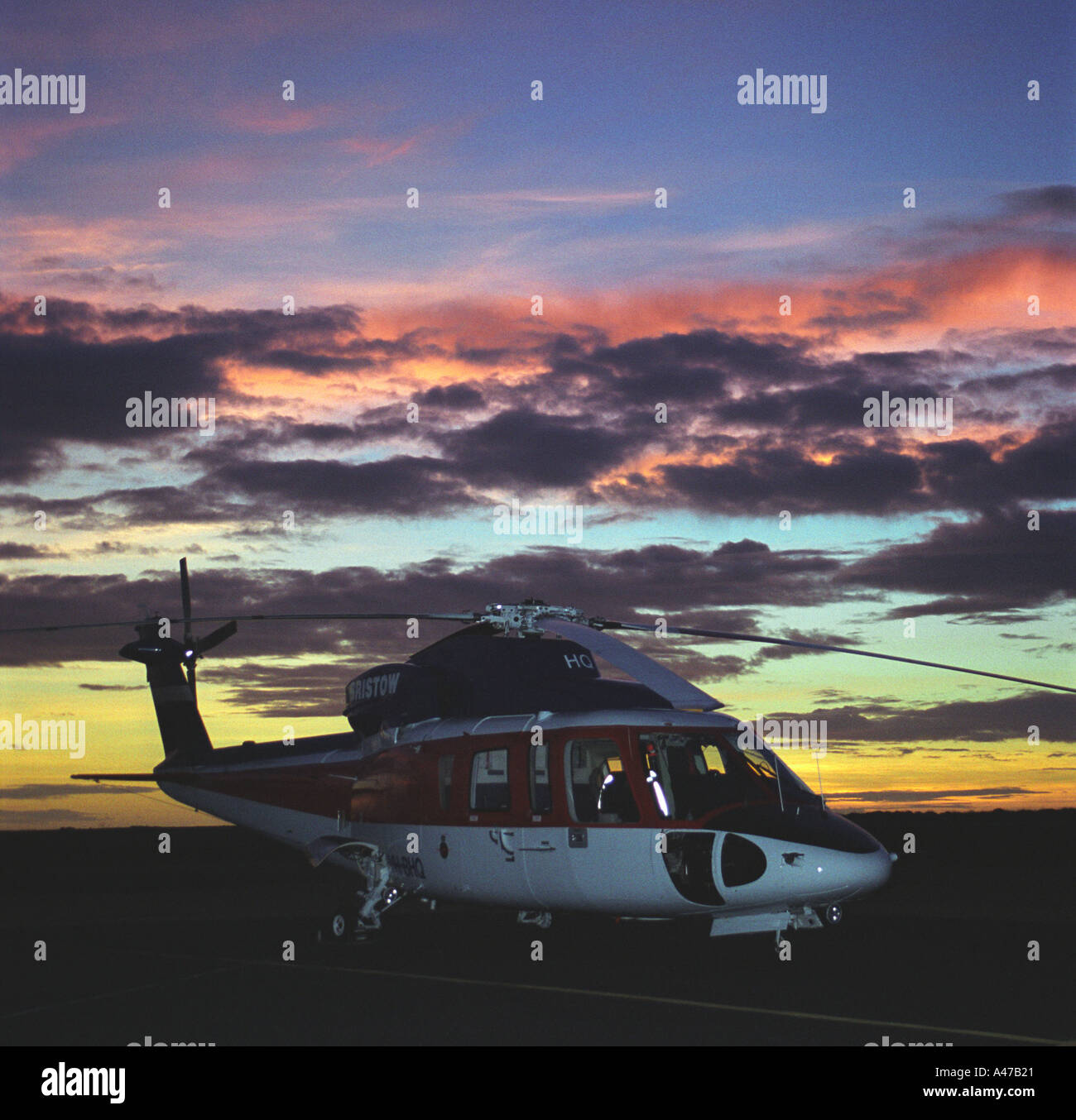 Sikorsky s76 helicopter hi-res stock photography and images - Alamy