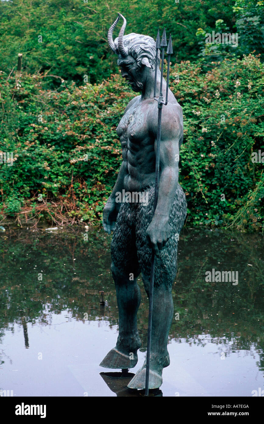 Devil sculpture hi-res stock photography and images - Alamy