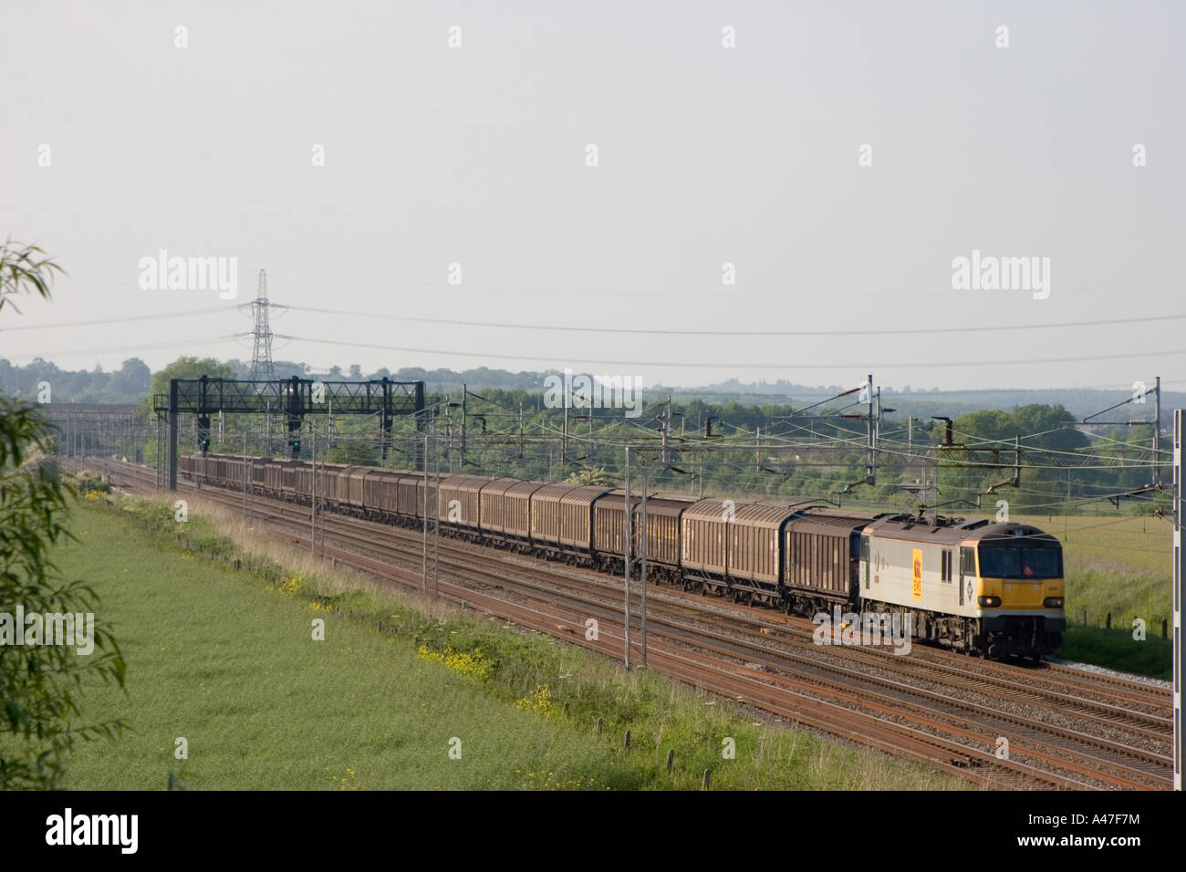 Class 92 electric locomotive hi-res stock photography and images - Alamy