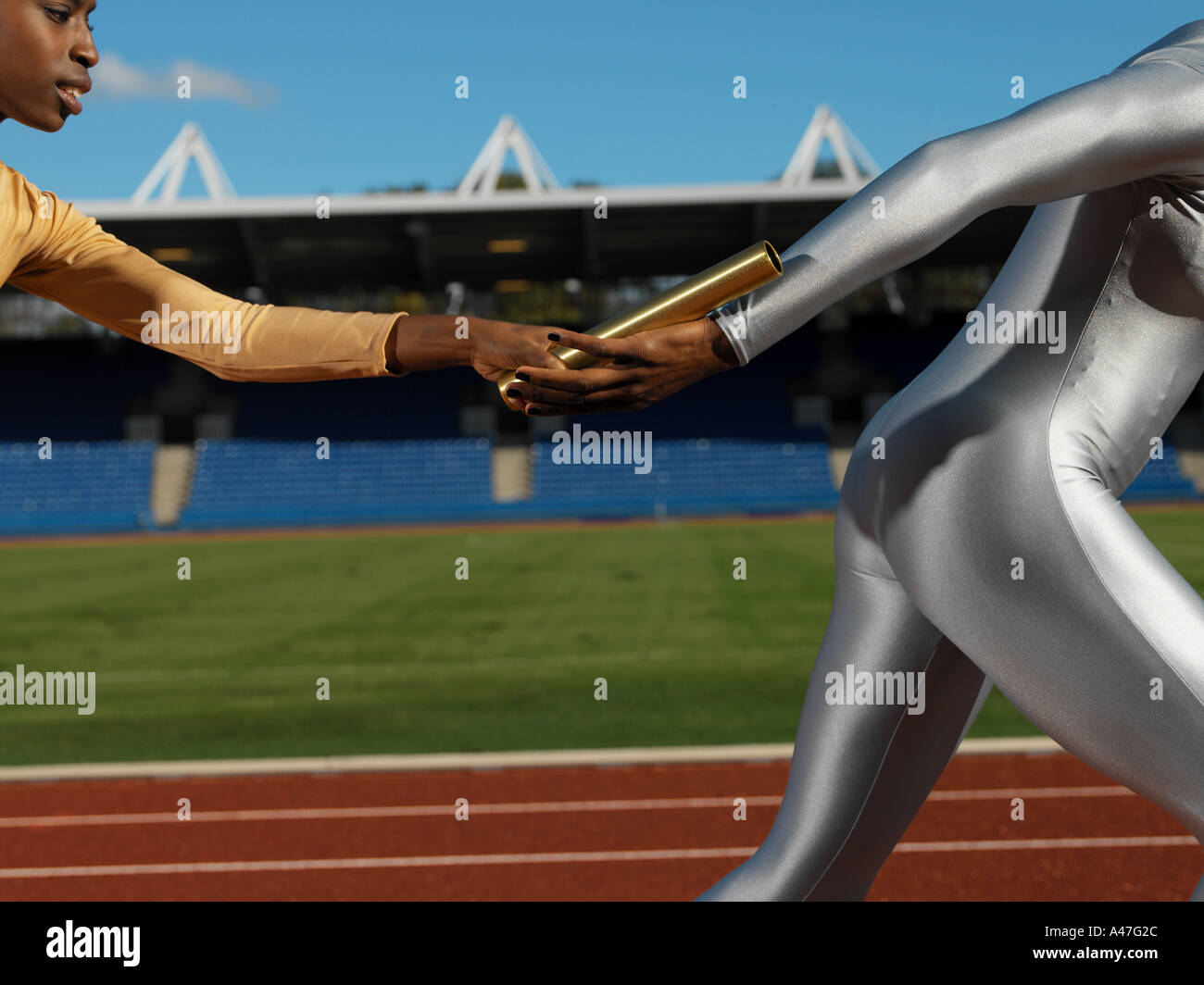 Women relay hi-res stock photography and images - Alamy