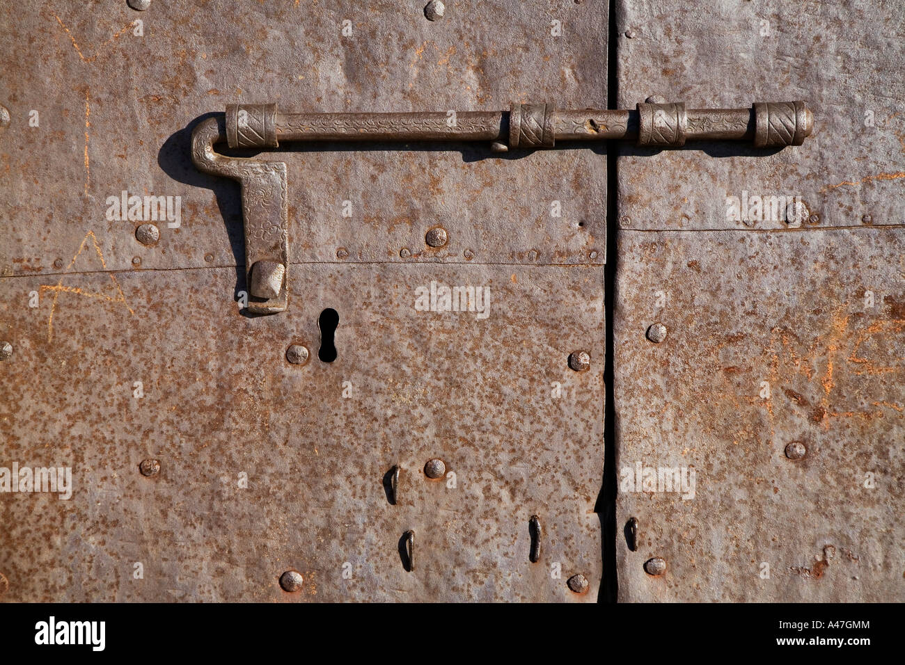 Rusty door bolt Stock Photo - Alamy