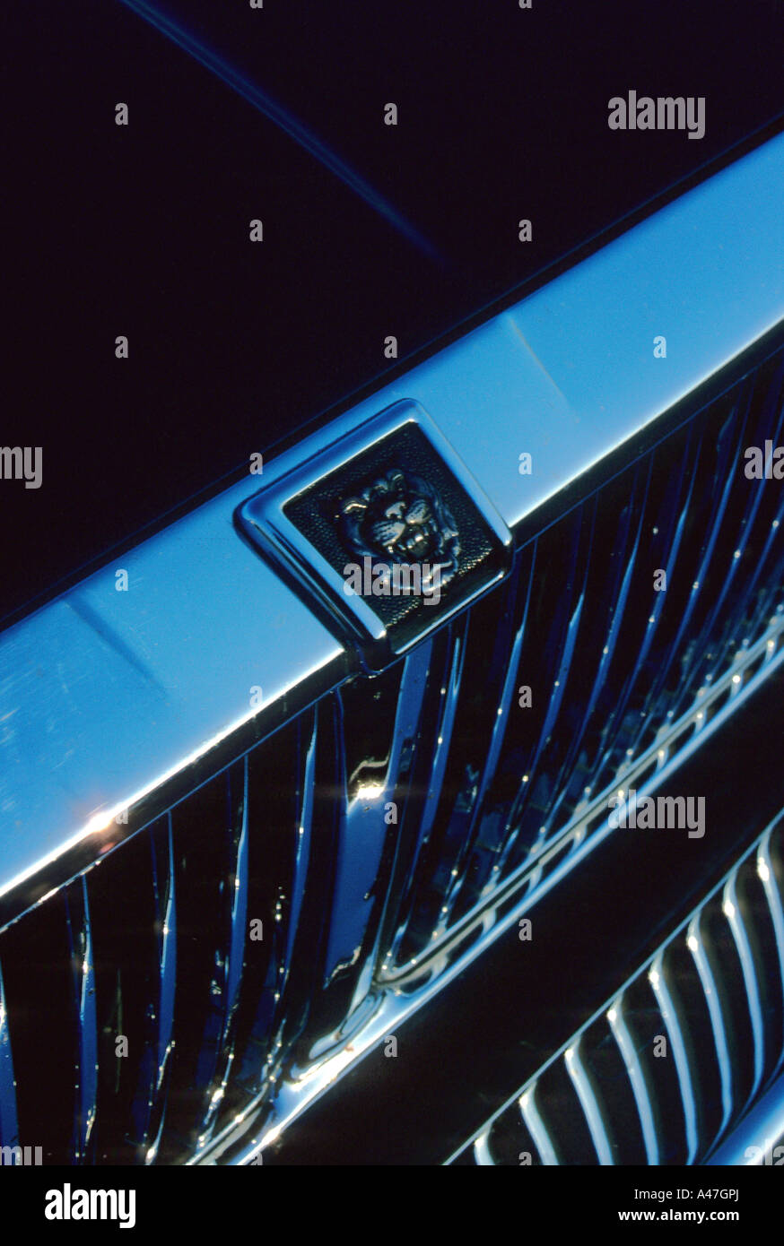 Jaguar car emblems hi-res stock photography and images - Alamy