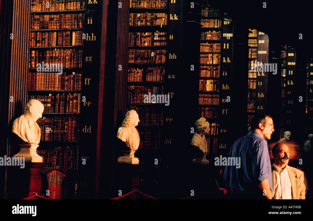dublin the long room trinity college library Stock Photo - Alamy