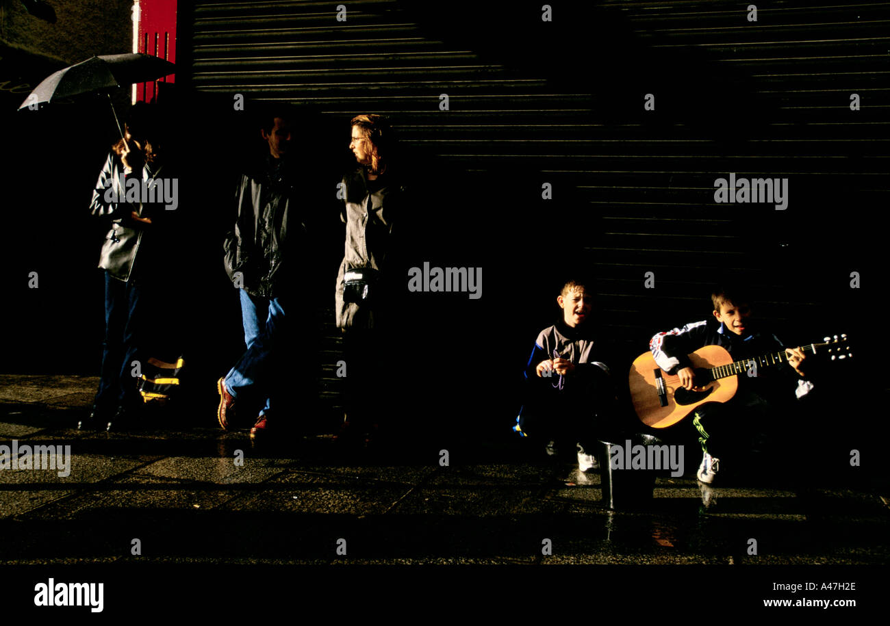 Dublin buskers hi-res stock photography and images - Alamy