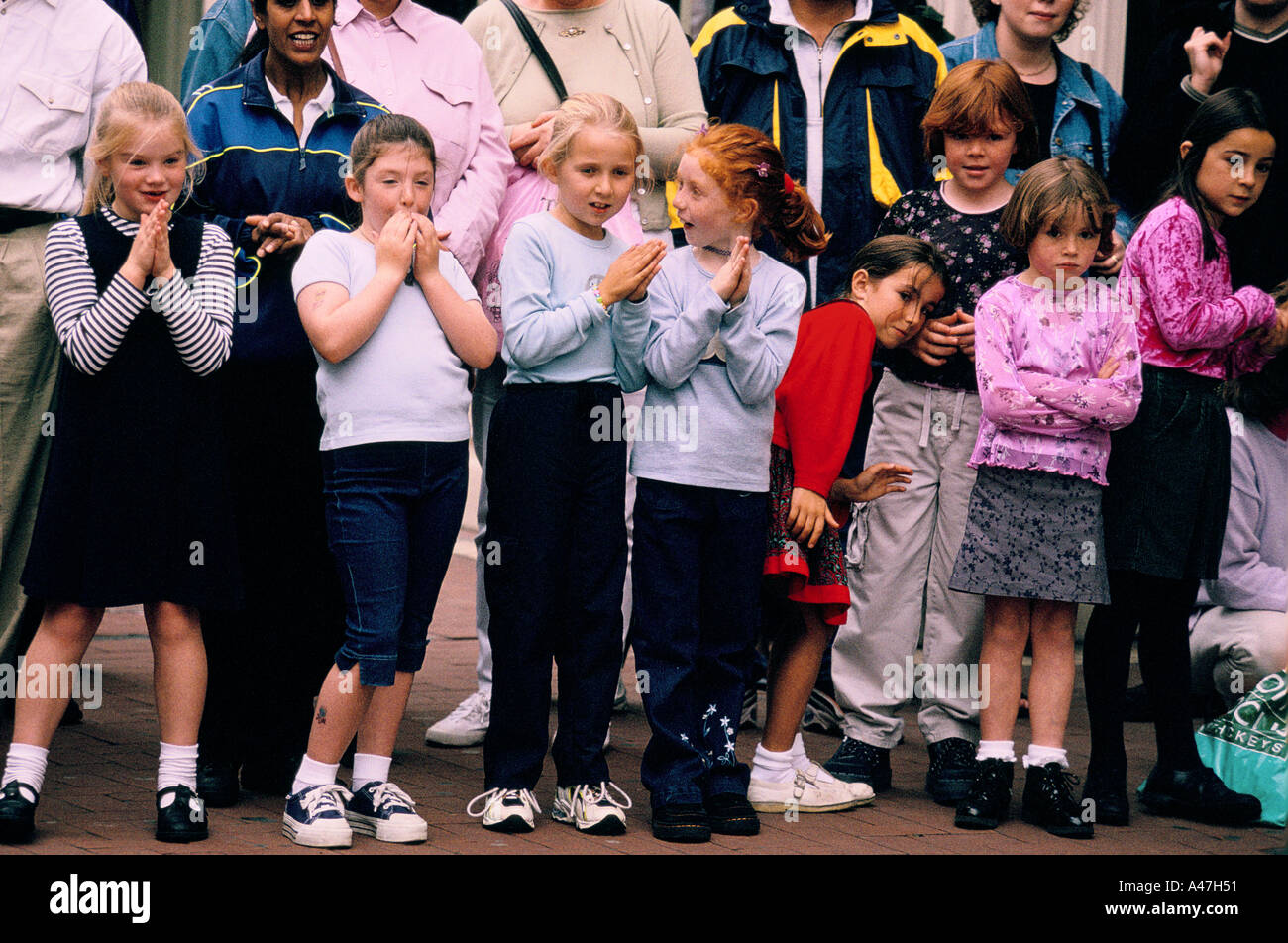 Audience Clapping Children High Resolution Stock Photography and Images ...