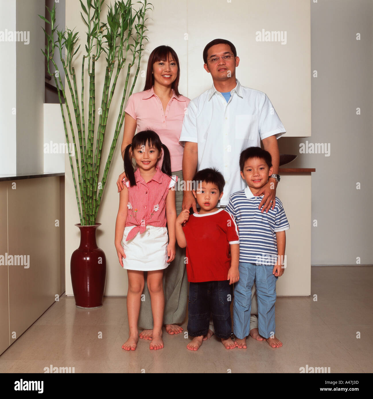 Portrait of an asian family Stock Photo - Alamy