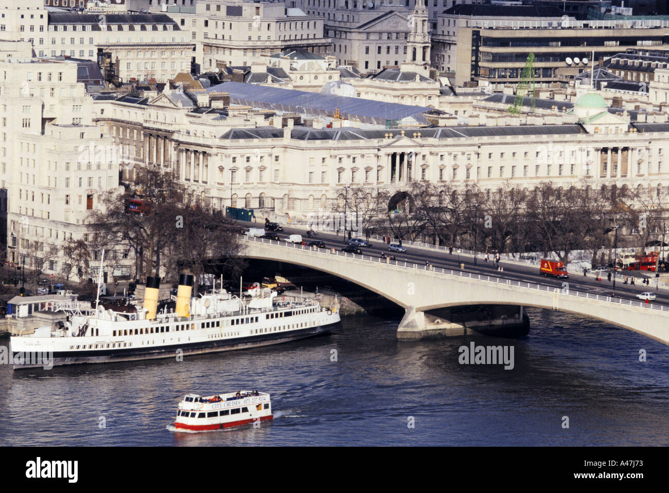 Thames_embankment hi-res stock photography and images - Alamy
