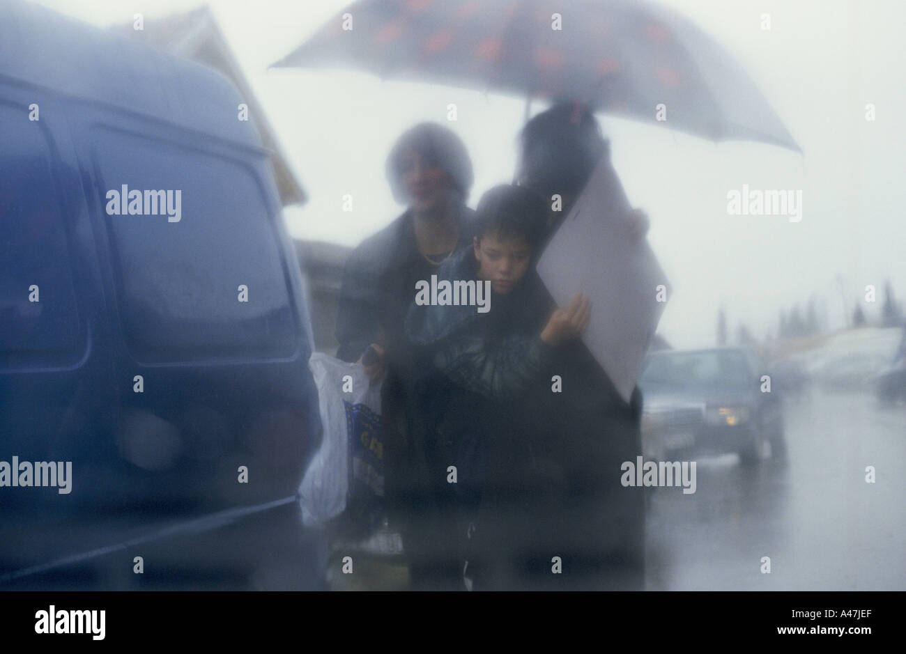 Women begging hi-res stock photography and images - Alamy