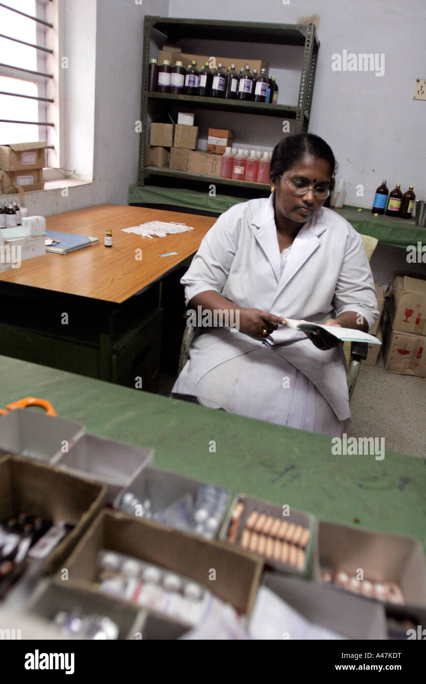 Rural hospital,india hi-res stock photography and images - Alamy