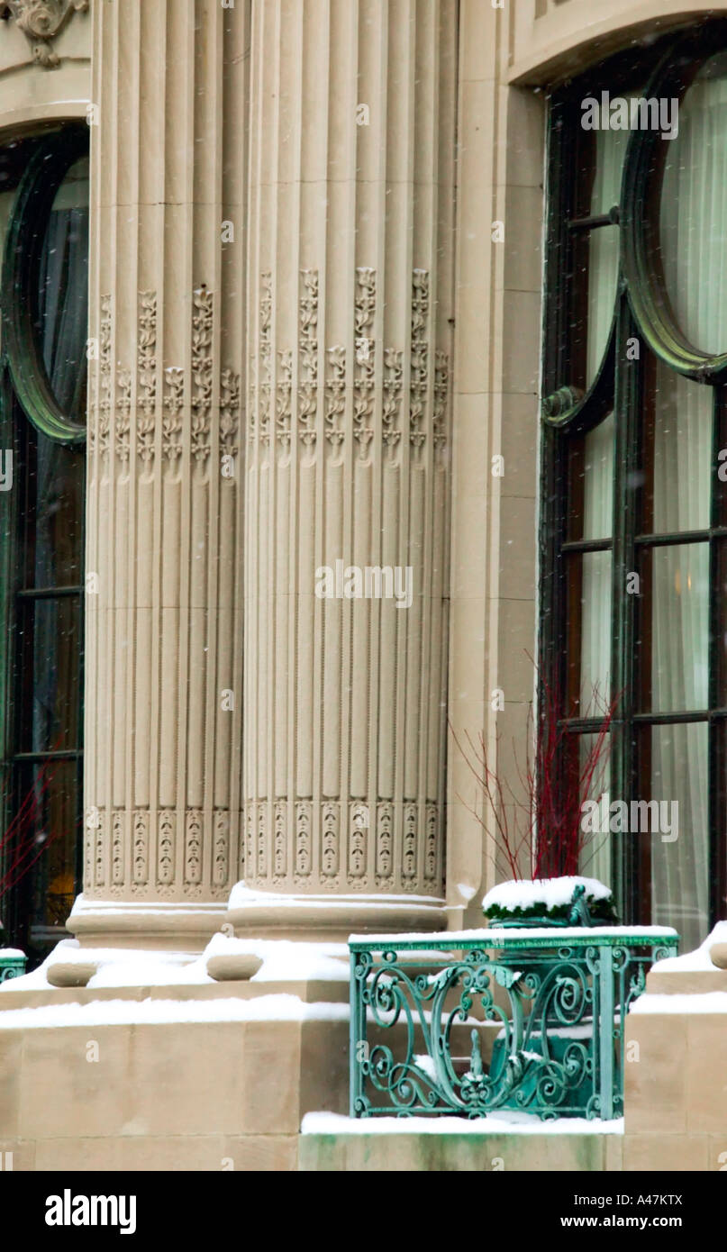 Windows and columns of Northern Trust Bank building Milwaukee Wisconsin ...
