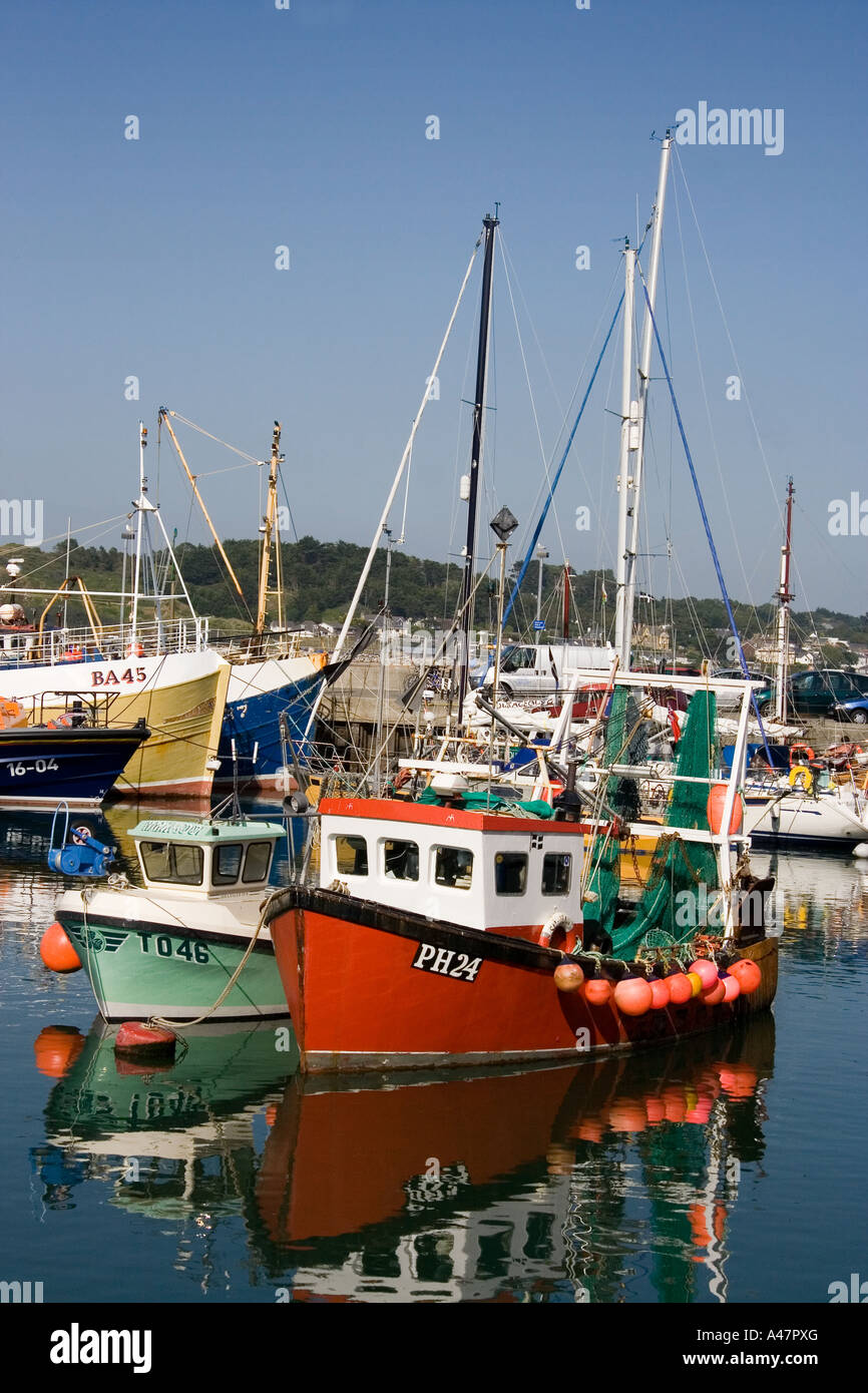 Fishing boats at Padstow harbour, Cornwall, England, United Kingdom ...