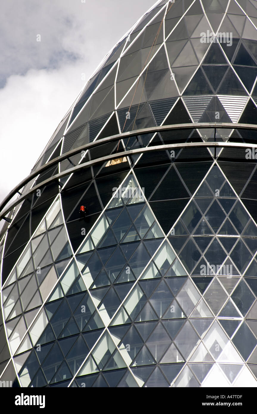 Glass window pane detail on Swiss Re building The Gherkin by Norman ...