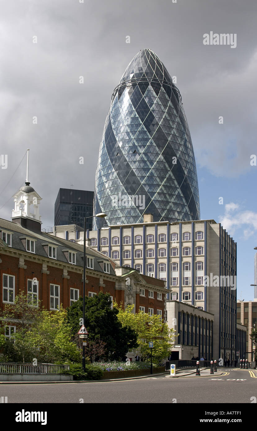 Swiss Re building The Gherkin by Norman Foster architects City of ...