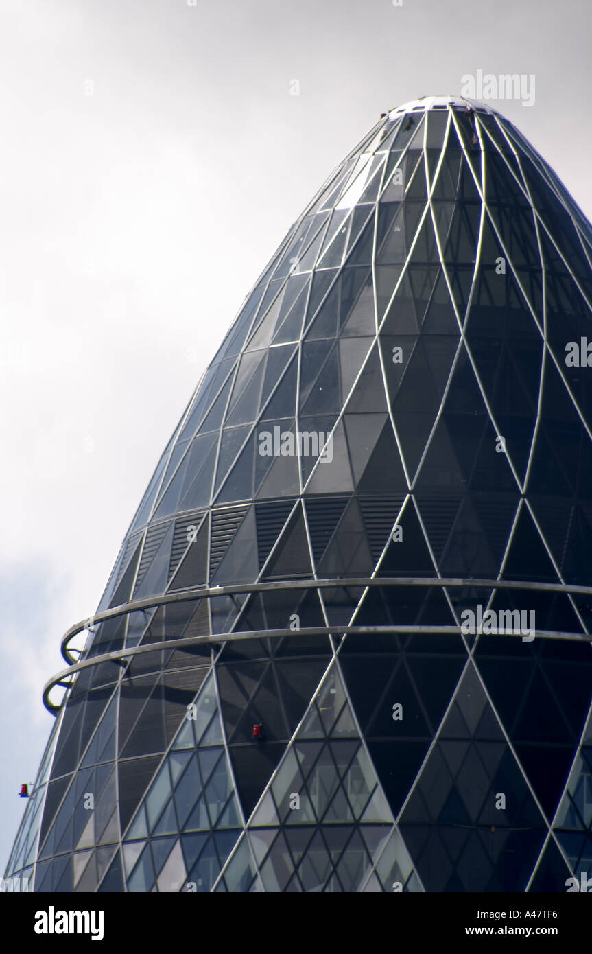 Glass window pane detail on Swiss Re building The Gherkin by Norman ...