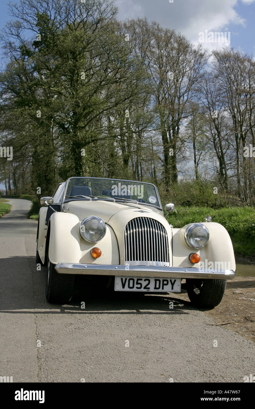 Cream coloured car hi-res stock photography and images - Alamy