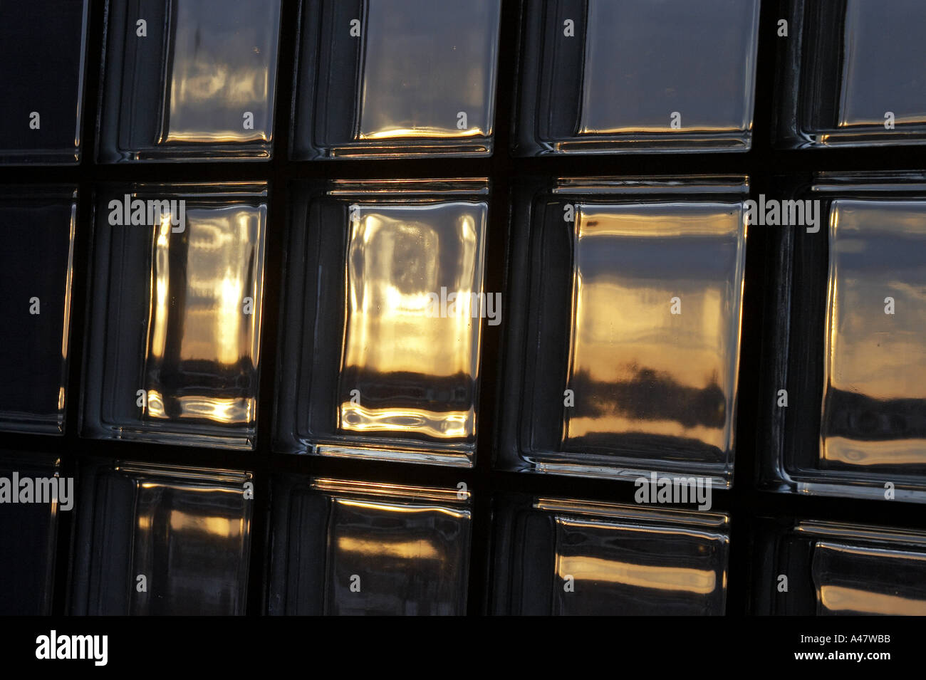 Square glass panes hi-res stock photography and images - Alamy