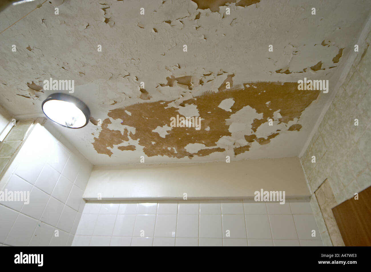 Fallen into disrepair hi-res stock photography and images - Alamy