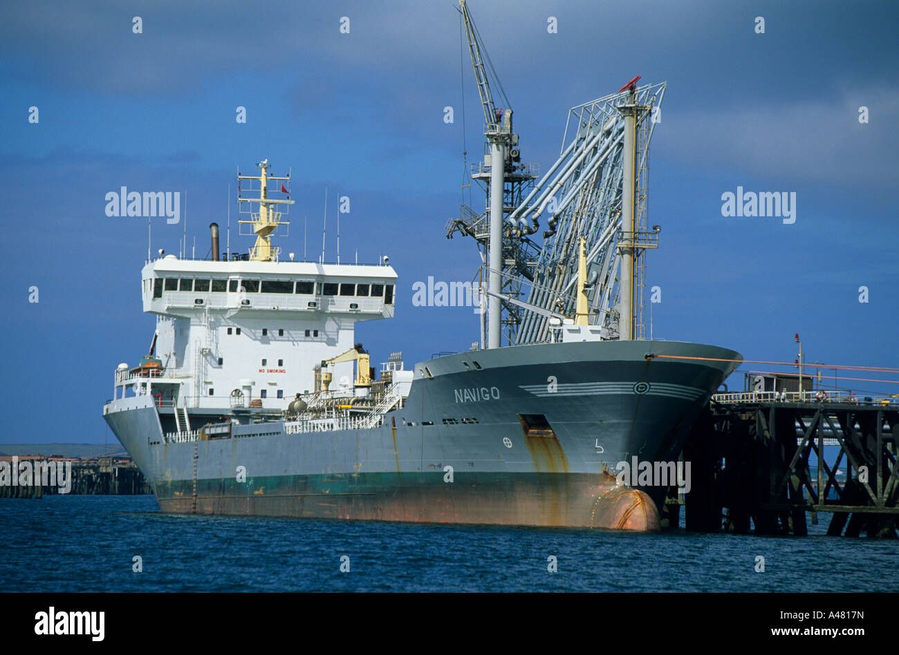 Oil tanker at berth hi-res stock photography and images - Alamy