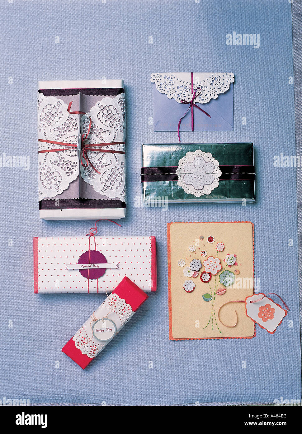 Close-up of packed gifts Stock Photo - Alamy